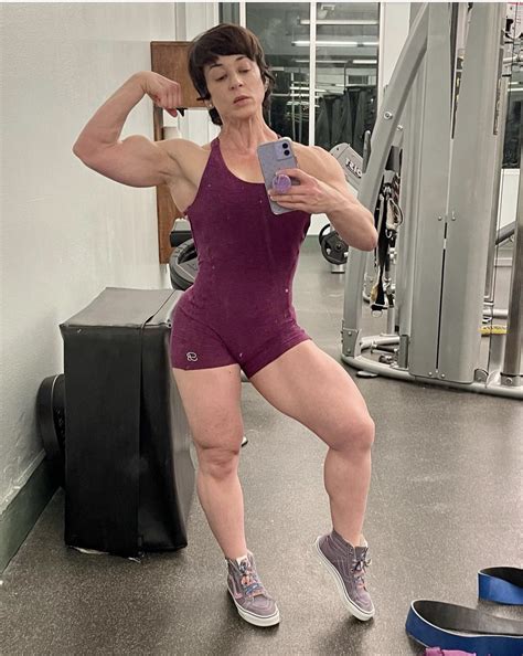 Jodi Miller R Musclegirlsflexing