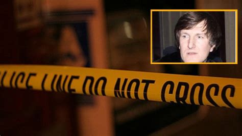 სნაიპერმა ეზოში მოსაწევად გასულს სამი ტყვია ესროლა ე წ კრიმინალური ავტორიტეტის