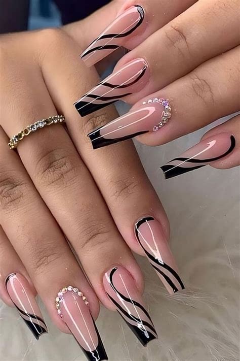 Fabulous Abstract Nail Styles You Need To Try In Spring 2024 In 2024