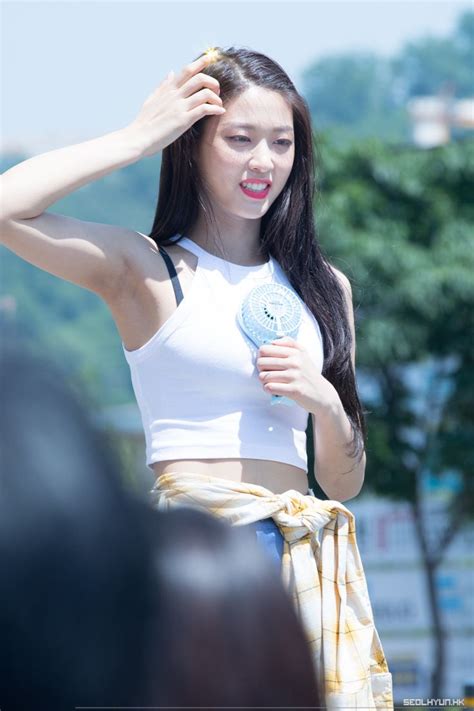 김설현 설현 겨드랑이 Seolhyun Kim Seolhyun Aoa Kpop Armpits 160602