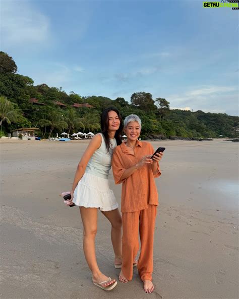 Apinya Sakuljaroensuk Wiki Biography Age Gallery Spouse And More