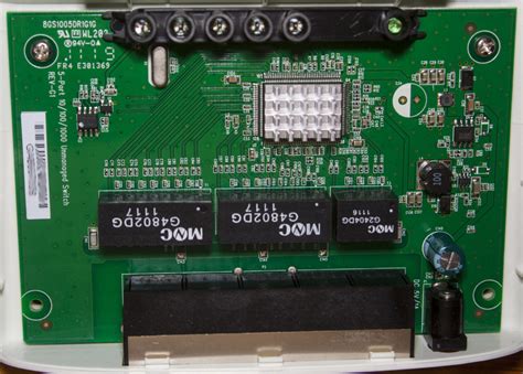 Inside The D Link Port Unmanaged Switch InsideGadgets