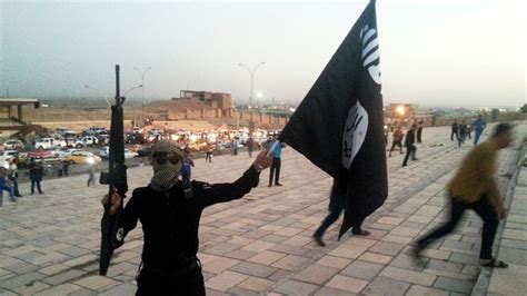Naturalized U S Citizen Charged With Becoming Isis Sniper And Weapons