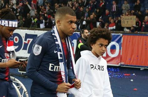 Profil Ethan Mbappe Adik Kylian Mbappe Yang Dikontrak Jangka Panjang Oleh Psg