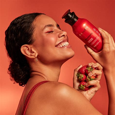Loção Corporal Hidratante Nativa Spa Morango Ruby 400ml O Boticário