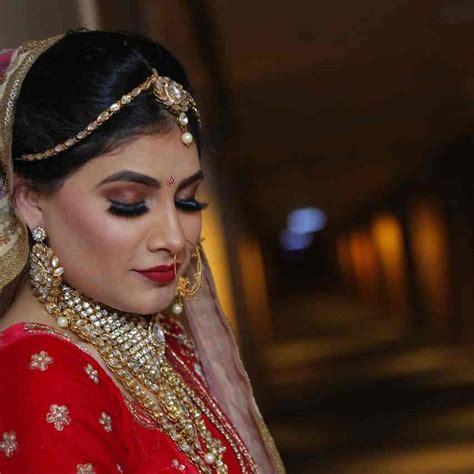 Portfolio Makeup Artist Saubhaya Makeup