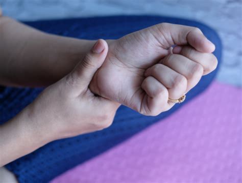 Difference Between Paresthesia And Paralysis Difference Between