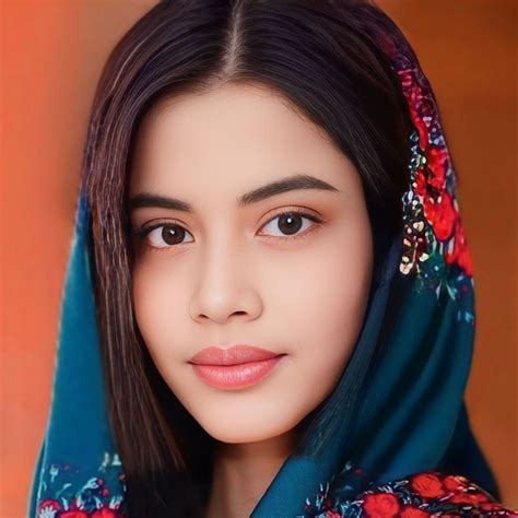 Nusrat Jahan Popy Medium