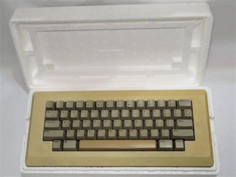Vintage Macintosh Apple Keyboard M0110 And Mouse M0100 Parts Or Repair In