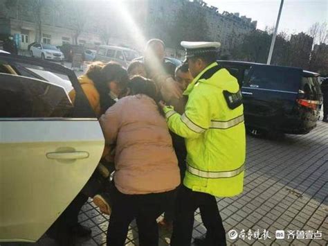 阳谷10分钟生死救援 警车开道护送重症病人就医手机新浪网
