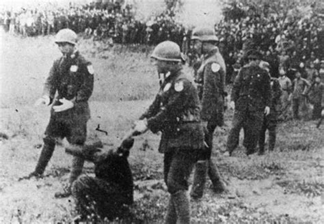 历史课本照片百人斩事件两日本士兵的丑剧竟只为一瓶葡萄酒