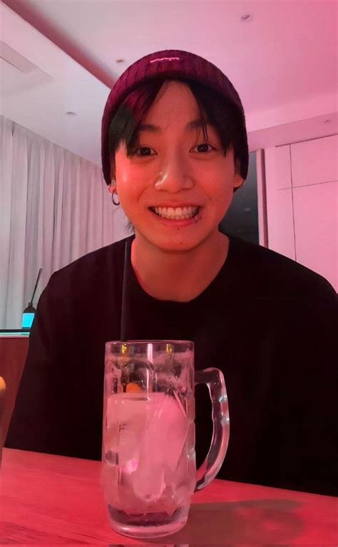 Jungkook Jungkook Gracioso Artistas Famosos Cantantes Humor De Novio