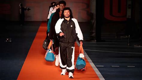 René Higuita De Las Canchas A Las Pasarelas Así Fue Su Desfile En