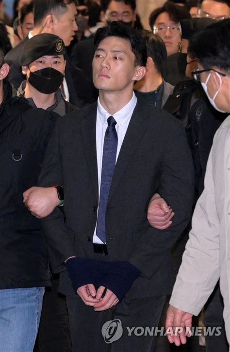 입국장 나서는 전우원 연합뉴스