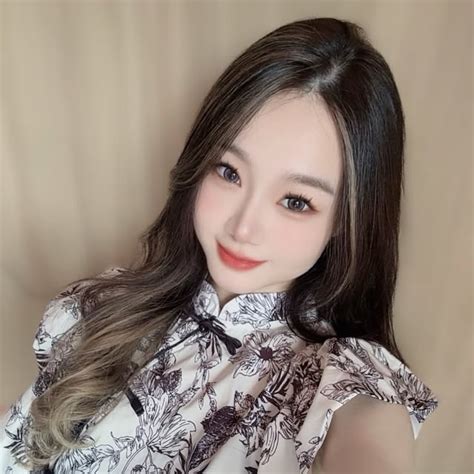 𝑺𝒉𝒂𝒓𝒐𝒏 𝑻𝒊𝒏𝒈 Sharonnn96 • Threads Say More