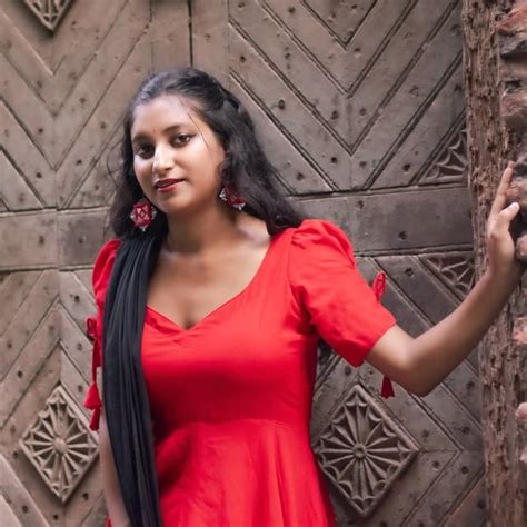 Anindita Sen That Artist Dancer Threads Say More