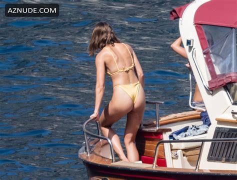 Taylor Marie Hill Sexy Enjoys Her Vacation With Daniel Fryer Out In