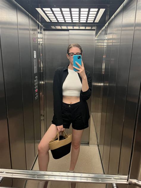 Simple Girl R Sexybutnotnude