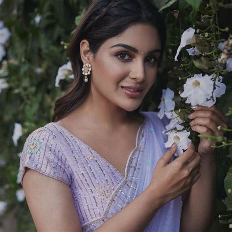 అటు వరుస సినిమాలతో బిజీగా ఉన్న సంయుక్త ఇటు సోషల్ మీడియాలో ఫుల్
