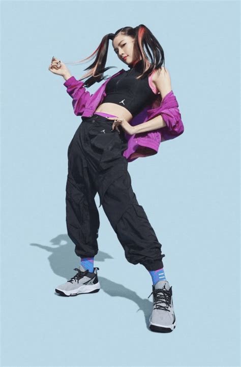 100 Dynamic Poses Ideas To Save Today Poses Dynamic Poses Human Poses And More