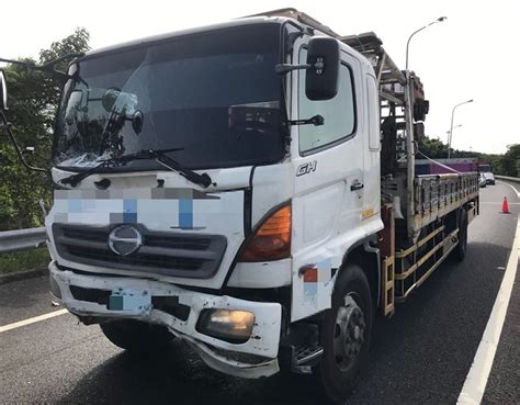 快訊／國慶連假最後一天！國道一度塞爆 貨車煞不住「撞扁」車尾釀3傷 社會 三立新聞網 Setncom