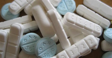 Valium Vs Xanax Differences Similarities And Effects