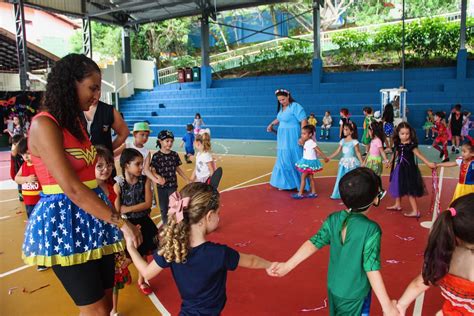 Bloquinhos De Carnaval Animam A Primeira Semana De Aula Escola Da Ilha