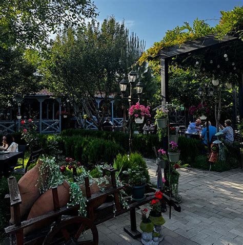 იმერული ეზო ნატახტარში Imeruli Ezo In Natakhtari რესტორანი იმერული ეზო ნატახტარში რესტორანი