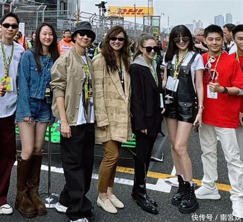 何猷君现身上海f1赛场，抱儿子与谷爱凌合照，小家伙腿好长 360娱乐，你开心就好