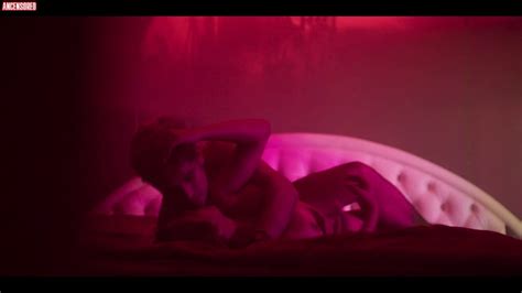 Raquel Villar Nua Em Dom