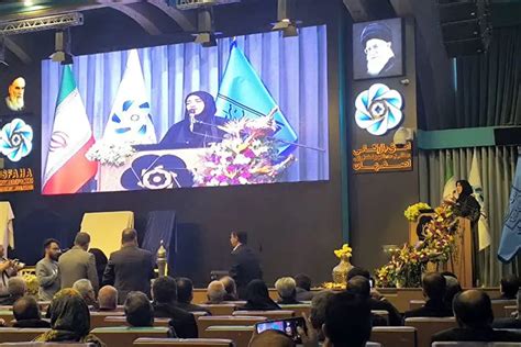 سند توسعه صنایع‌دستی، مبشر هنر ایرانی است اصفهان پیشگام توسعه پایدار از هنر اصیل ایران