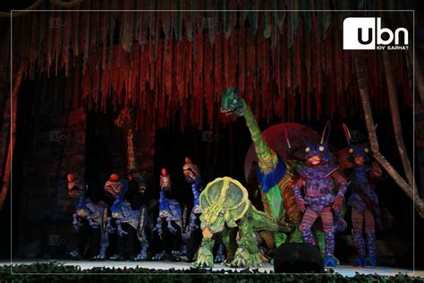 Эрдэнэтийн “Хүүхэд залуучуудын театр“ ын уран бүтээлчид “Асаж буй