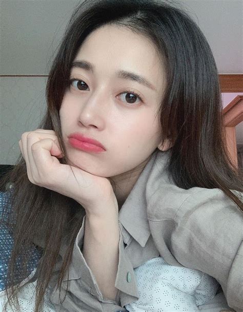 但愿人长久的蔡某某 on Twitter 最近这是怎么啦肥猪大爷规定我在他家只能爬着走他心情不好就会拿臭脚踢我更过分的是以后他出行