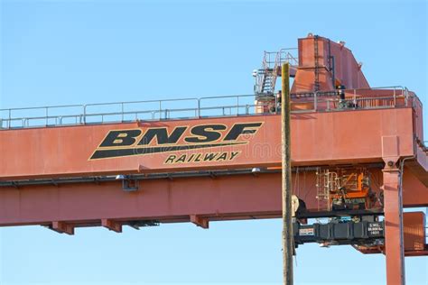 Bnsf Name And Logo On Heavy Lift Goods Crane With Blue Sky Editorial Photo Image Of Bnsf Lift