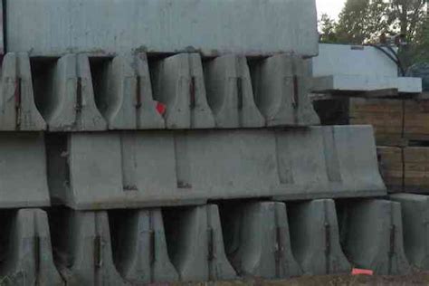 What Should I Consider When Selling Used Nysdot Barrier Wall Eiffel Trading