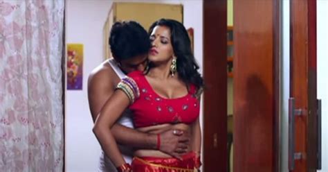 Monalisa Hot And Sexy Pictures Bhojpuri Actress Shows Off Some Bold Moves In This Throwback