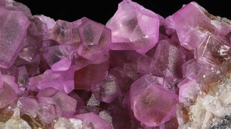 Mineral Crystal Structure Researcher Suggests New Memory Storage