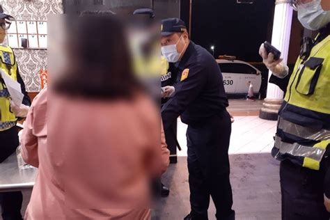 杜絕防疫破口 臺西警加強查察轄內八大行業 縣長慰勉辛勞 民眾網