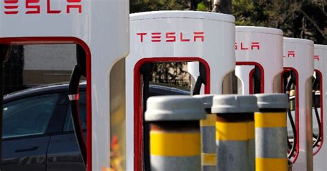 반값 전기차 나오나…너도나도 불 붙는 할인 경쟁