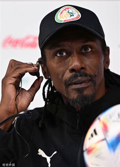 高清图：塞内加尔赛前发布会 主帅西塞目光坚定 搜狐大视野 搜狐新闻