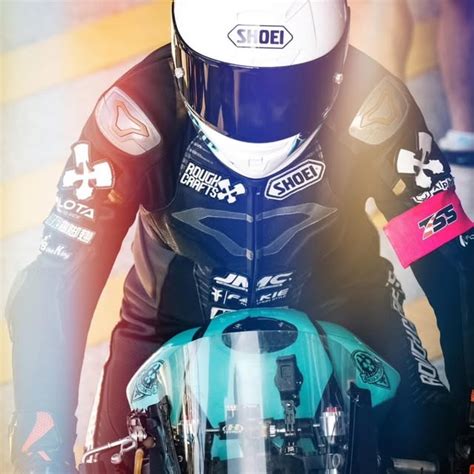 Wenjun Li Flagshipbox Jim • Threads Say More