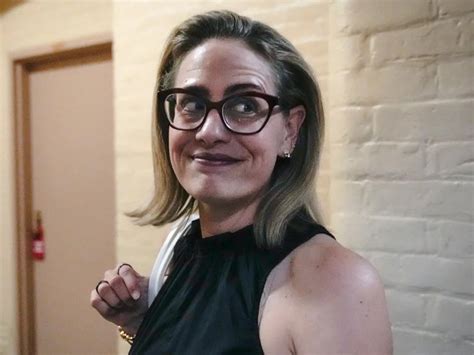 Kyrsten Sinema No Longer Sleeping With Married Man Bfs Divorce