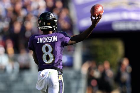 First Look At Lamar Jackson Throwing Picture Perfect Spiral To Rashod