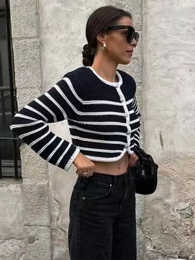 Badu Bg Дамски моден пуловер Жилетка Бял плетен пуловер на черни райета 2023 Есен Зима Къса