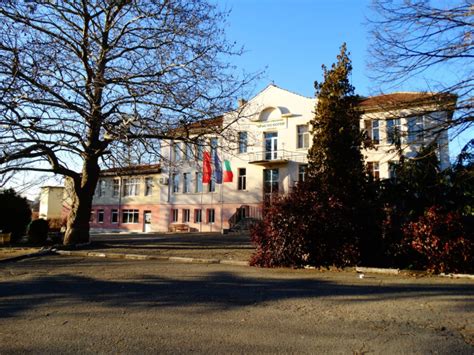 Репродукции на известни български художници ще вдъхновяват децата в СУ „Христо Ботев“ Ветрино