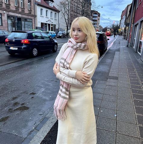 Tukang Es Krim Suka Ngerjain 😄 Bulebarbie Bule Barbie Facebook