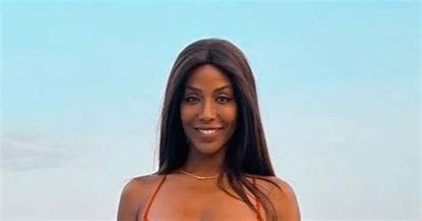 Curve Pericolose Ainett Stephens In Piscina Lascia Tutti Senza Fiato