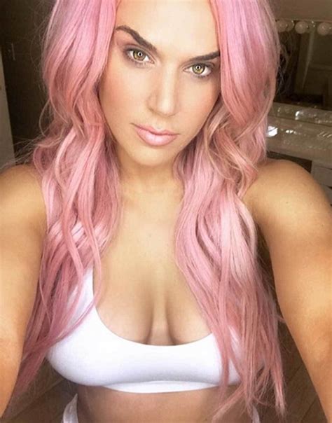 Wwe Lana Cj Perry Acusa A Su Marido Rusev De