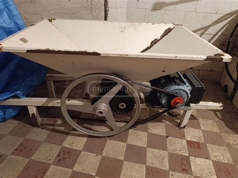 იყიდება ყურძნის საჭყლეტი კარგ მდგომარეობაში მეორადი და ახალი ნივთების ყიდვა გაყიდვის