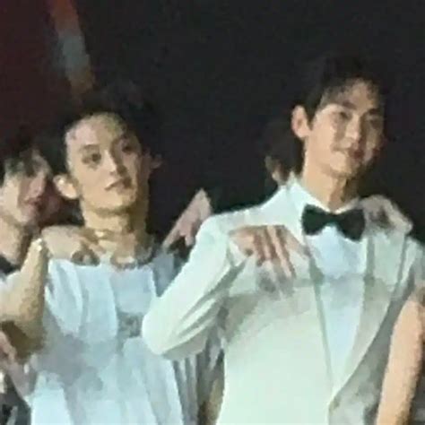 배우 김수현andnct 마크 투샷 팬플러스 커뮤니티